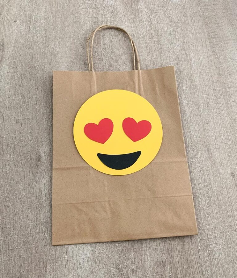 Easy DIY Emoji Valentine Treat Bag Craft | Room Mom Rescue
