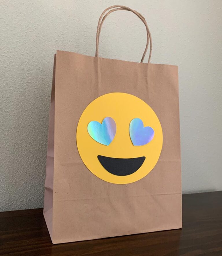 Easy DIY Emoji Valentine Treat Bag Craft | Room Mom Rescue